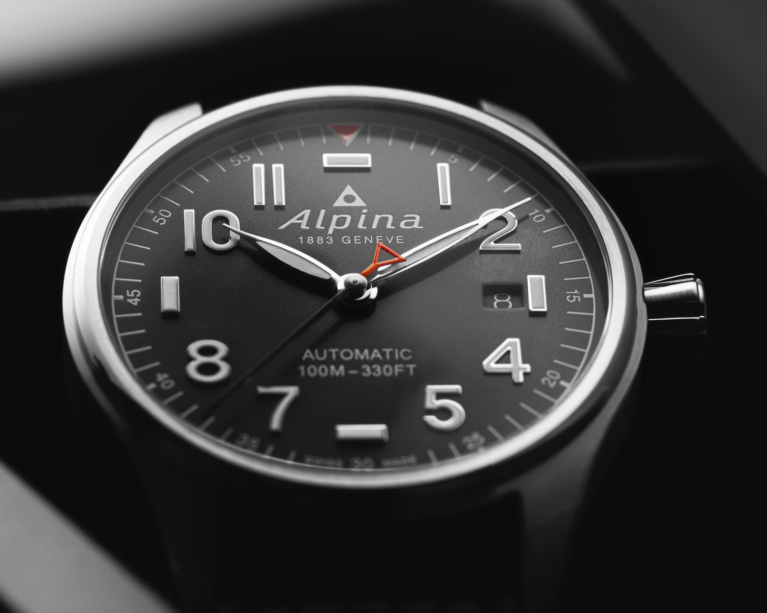 The New Alpina Startimer Pilot Automatic Has Universal Appeal