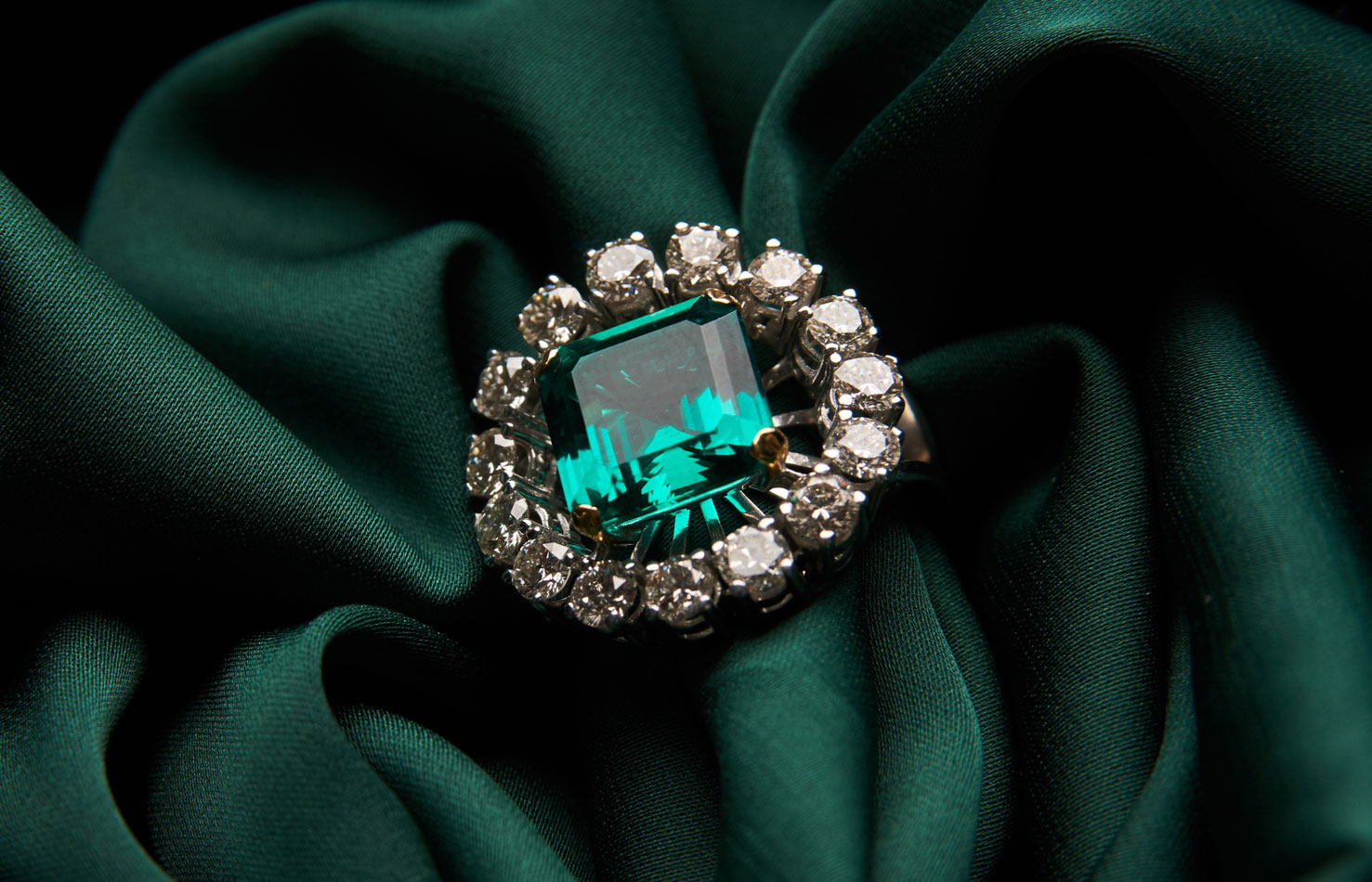 The Reasons Why Vintage Jewellery Is The Smart Buy In Today's World