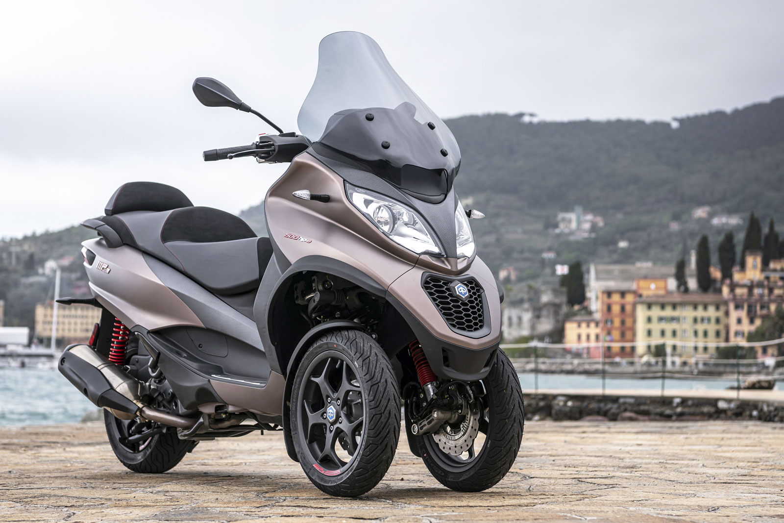 The Piaggio MP3 Sport Advanced 500 Three Wheel Scooter Ticks All The Boxes