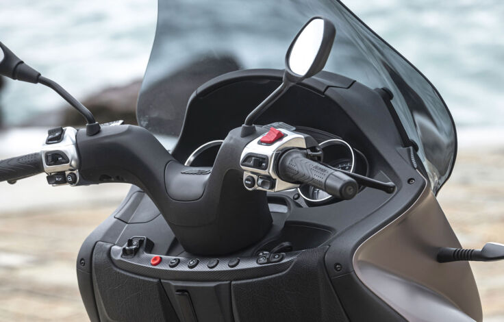 The Piaggio MP3 Sport Advanced 500 Three Wheel Scooter Ticks All The Boxes