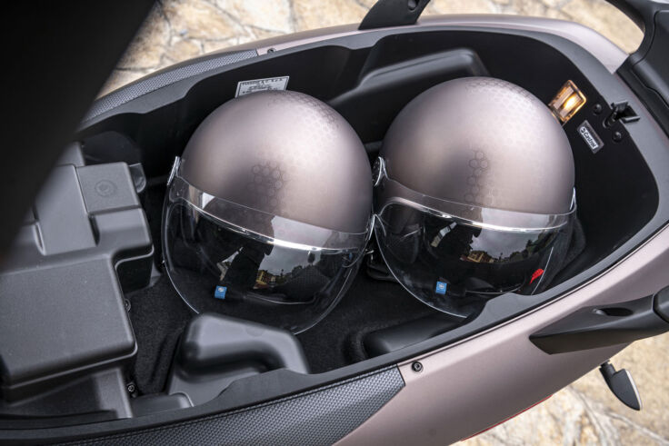 The Piaggio MP3 Sport Advanced 500 Three Wheel Scooter Ticks All The Boxes