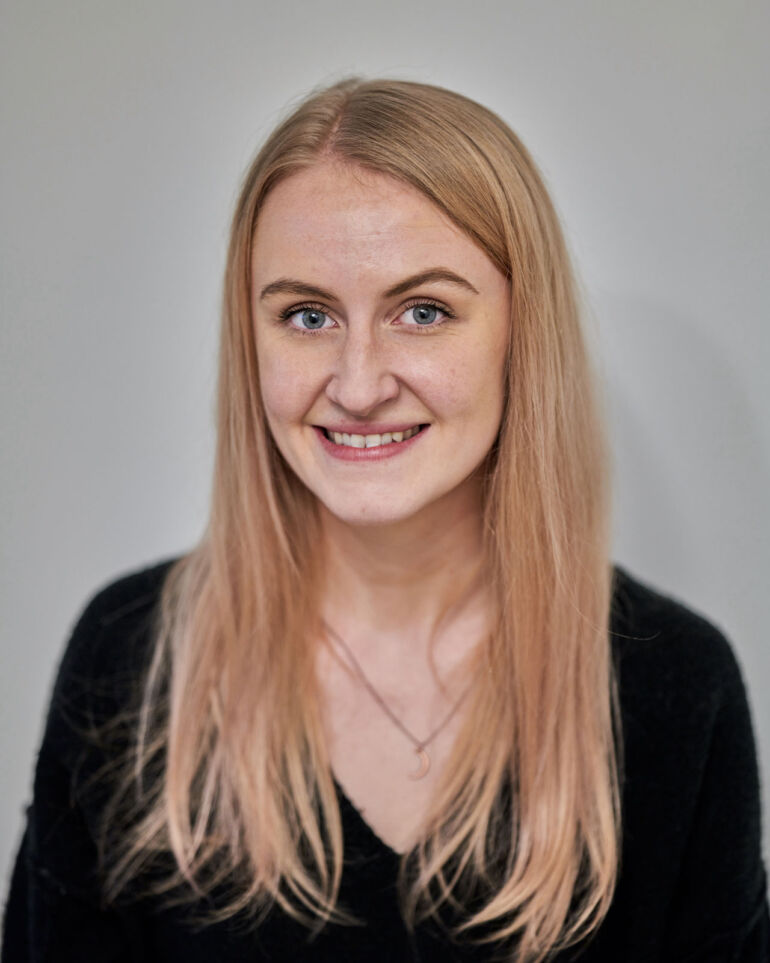 Grace McMahon Discusses Whether Social Media Is Bad For The World?