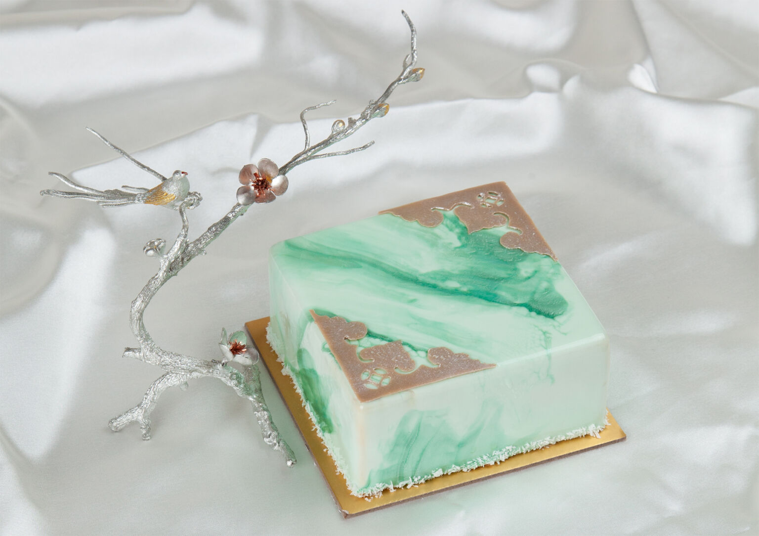 Tate Dining Room's New Seasonal Cakes By Chef Vicky Lau & Chef Graff Kwok