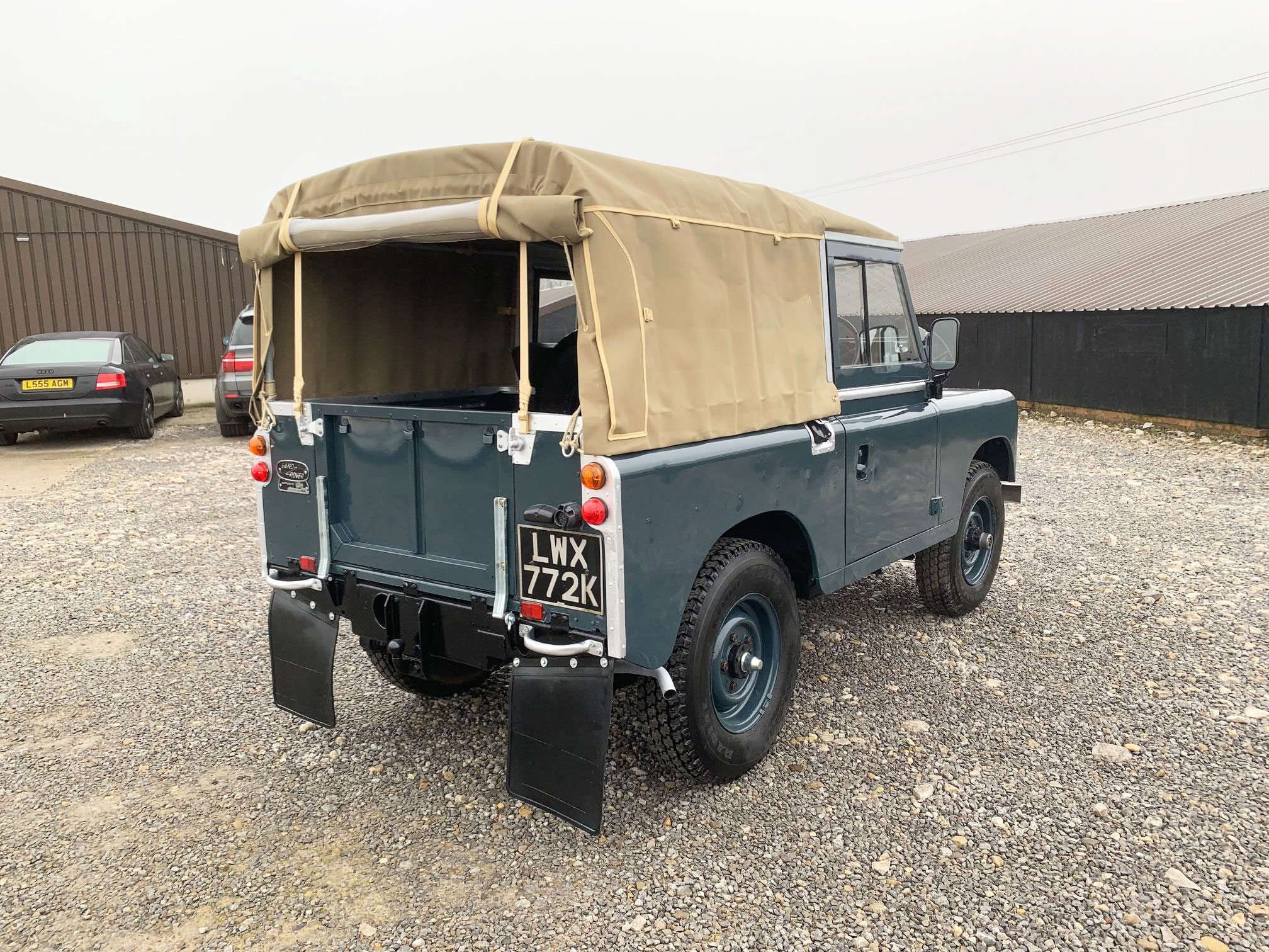The Most Desirable Features On A Vintage Land Rover® In 2022