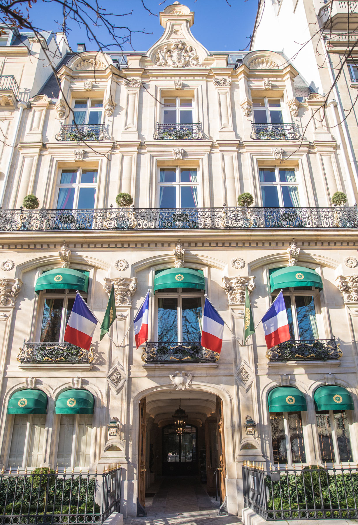 Le Clarence Enters Best Restaurants List While Château Quintus ...