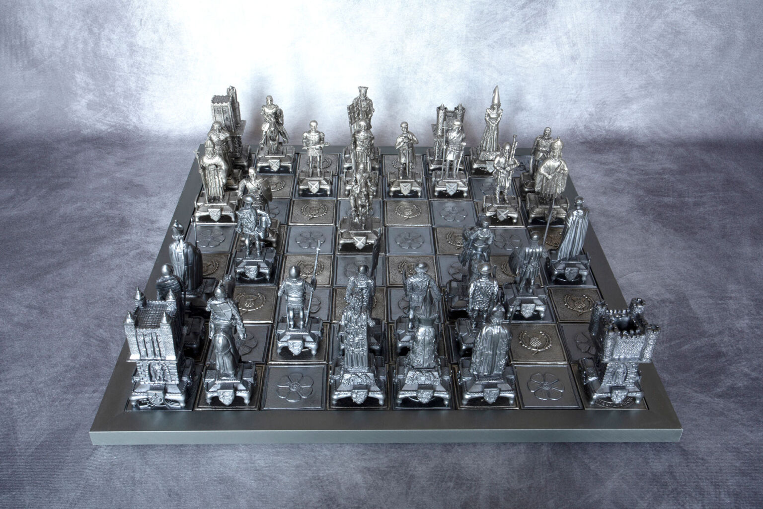 The Battle Of Bannockburn Luxury Chess Set From Stirling 1314