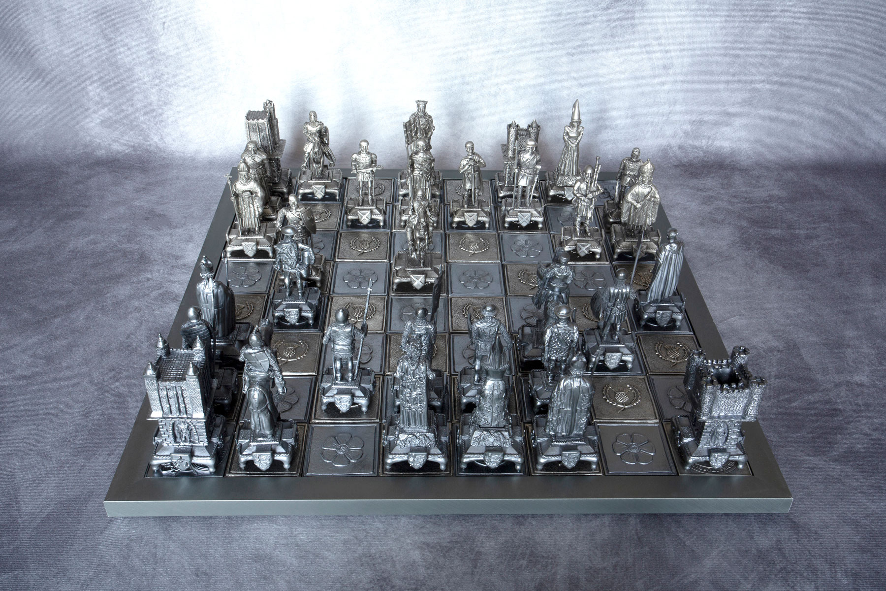 The Battle Of Bannockburn Luxury Chess Set From Stirling 1314