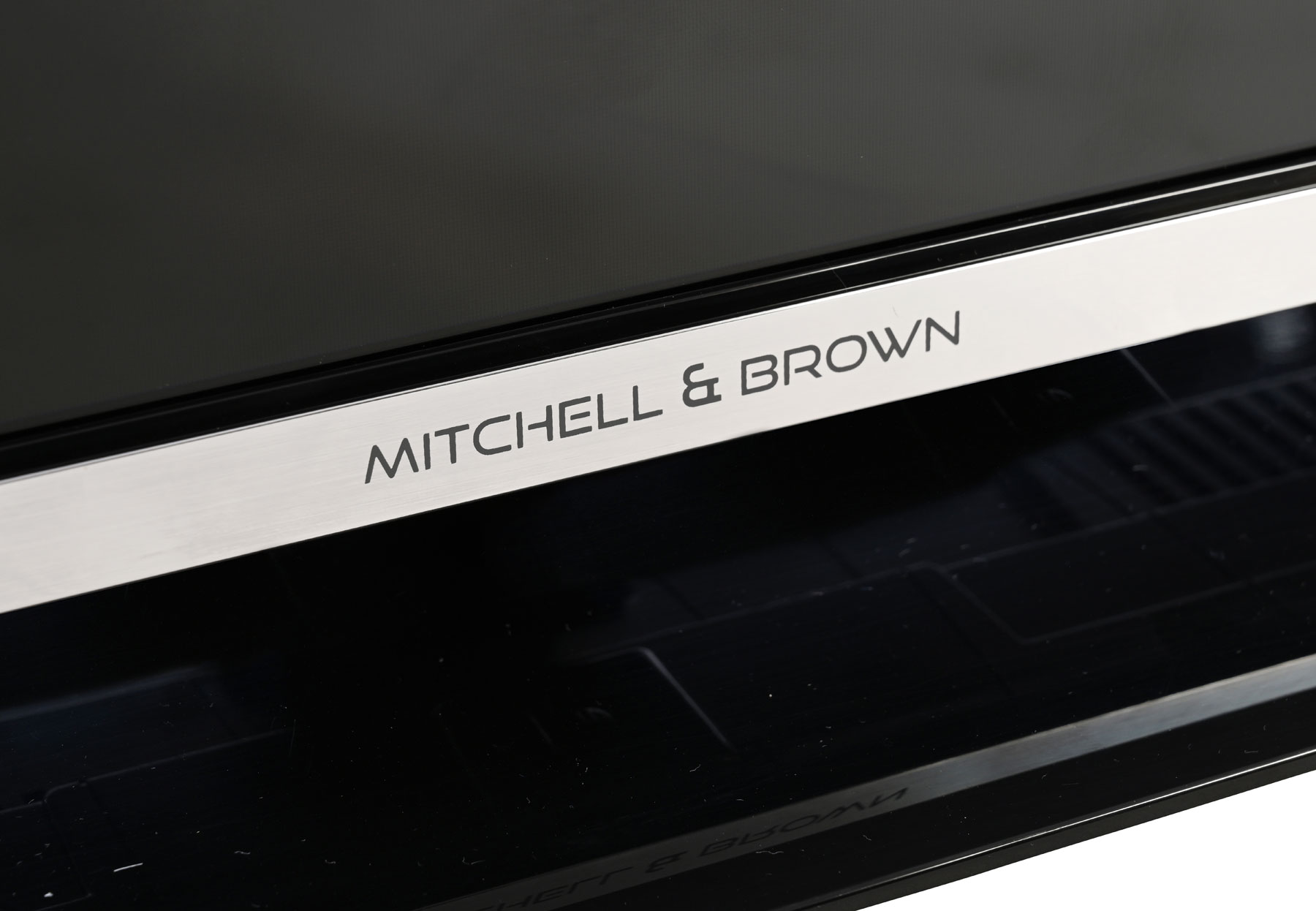 The Mitchell & Brown JB-32FH1811DSMABL 32″ Android Near Borderless Smart TV