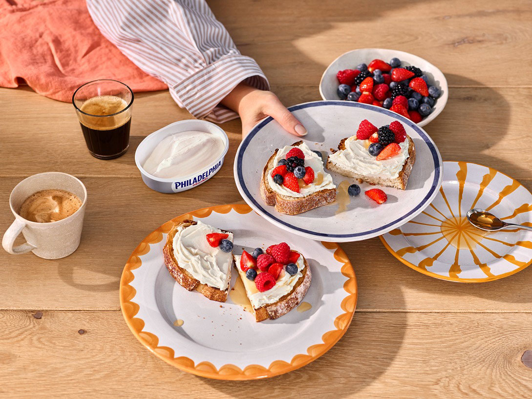 Professor Robin Dunbar Reveals It Takes 9 Minutes A Day To Maintain ...