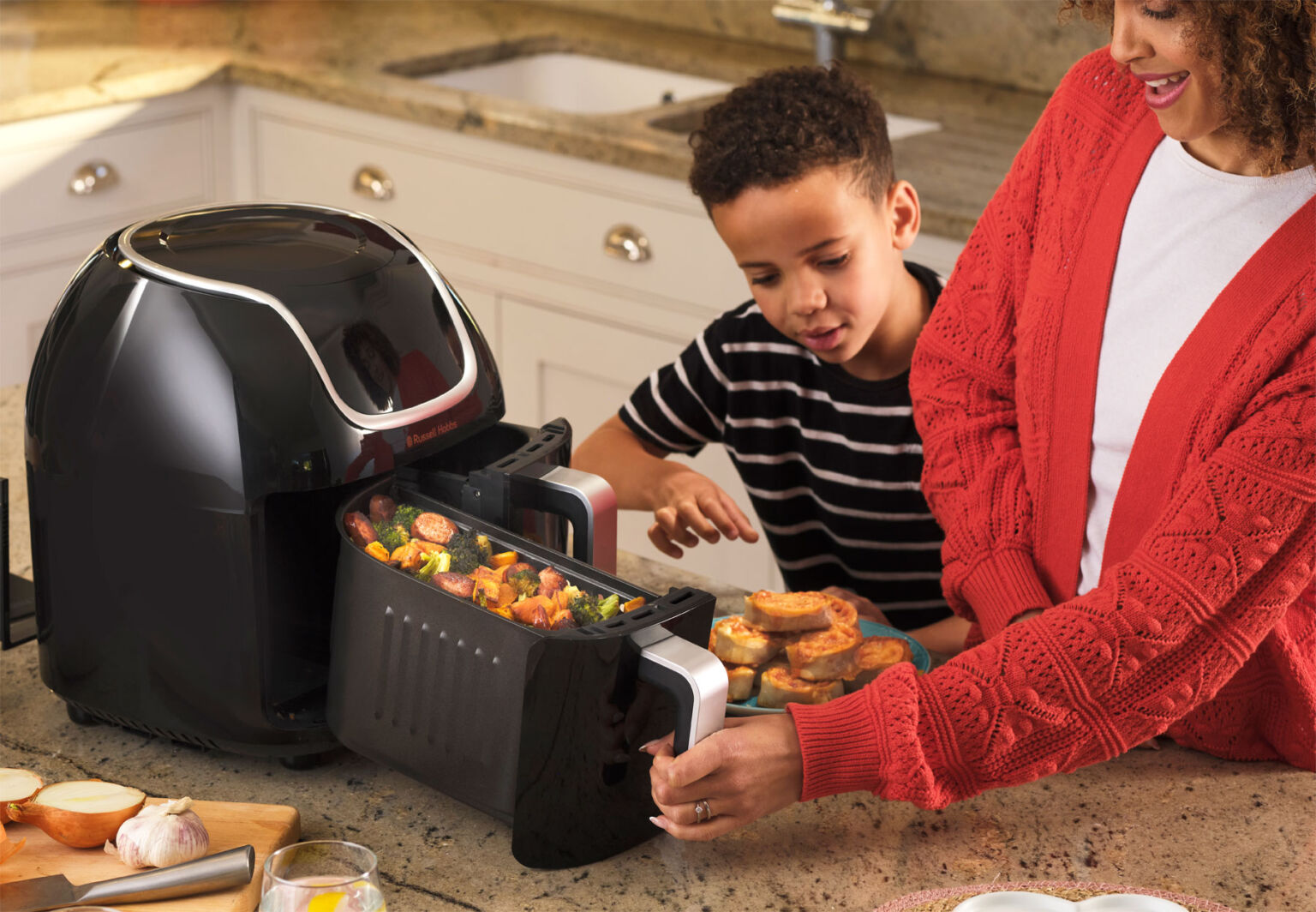 We Test Russell Hobbs' New 8.5L Satisfry Snappi Dual Basket Air Fryer