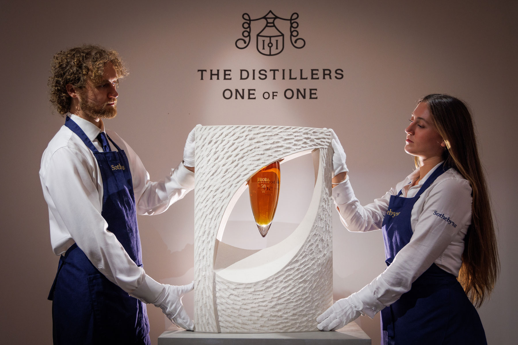 Brora Iris Sells For £400,000 At Distillers One Of One Auction Creating ...