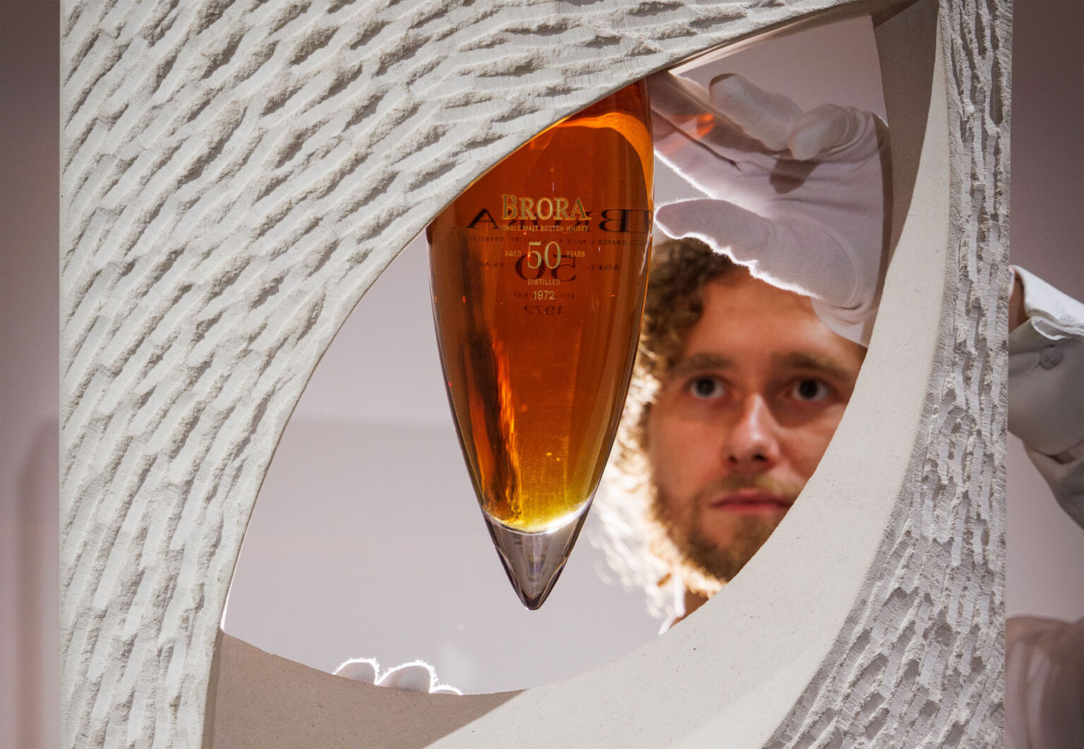 Brora Iris Sells For £400,000 At Distillers One Of One Auction Creating ...