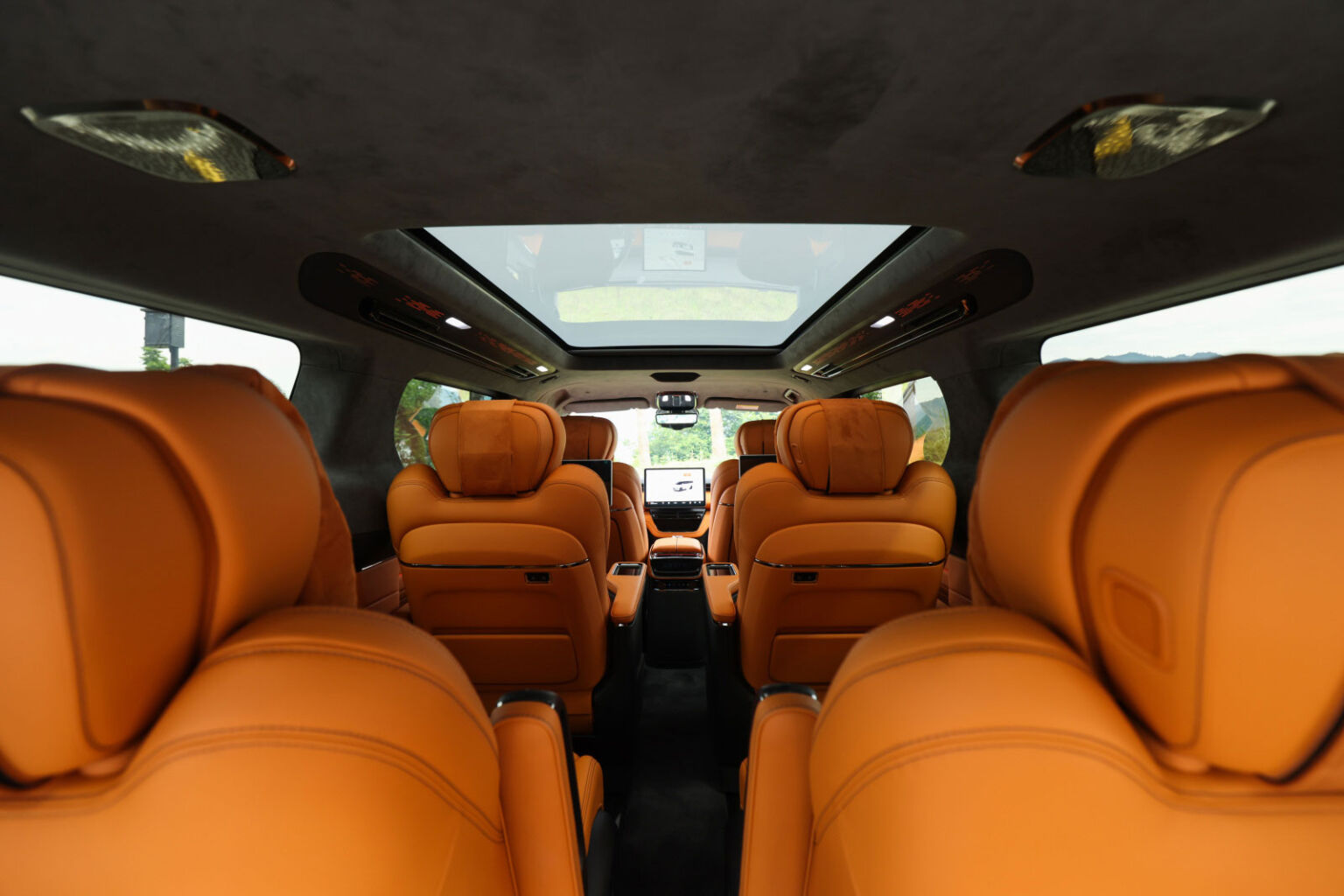 LEVC's New And Highly-flexible L380 Luxury MPV Goes On Sale In China