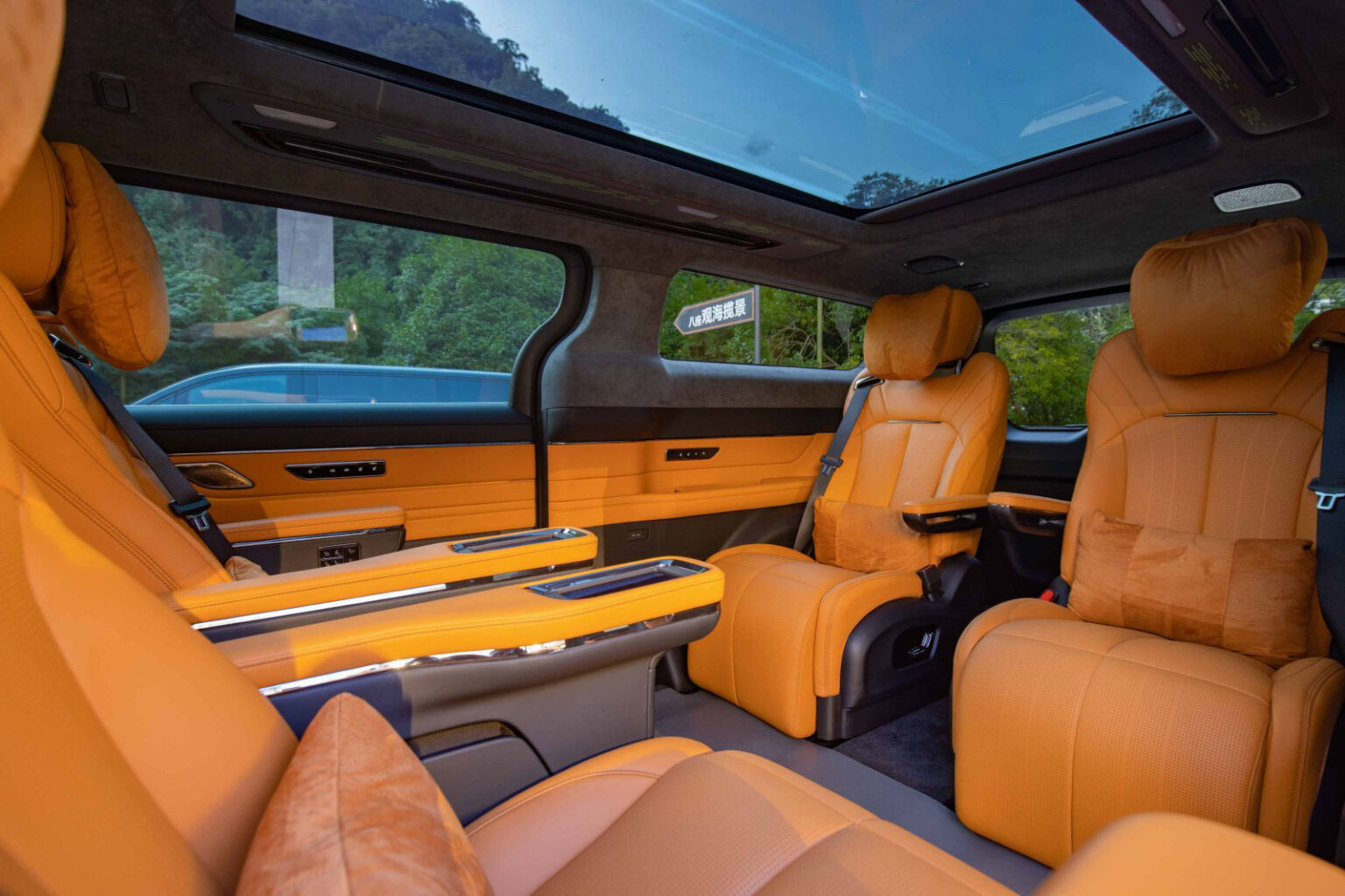 LEVC's New And Highly-flexible L380 Luxury MPV Goes On Sale In China