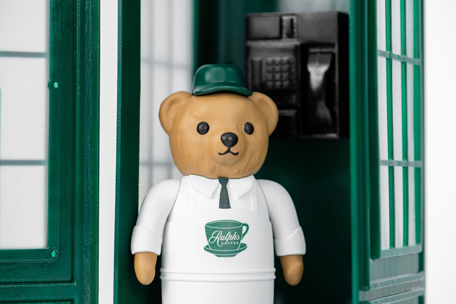 Inside Ralph's Coffee's 2025 Mid-Autumn Festival Mooncake Gift Box