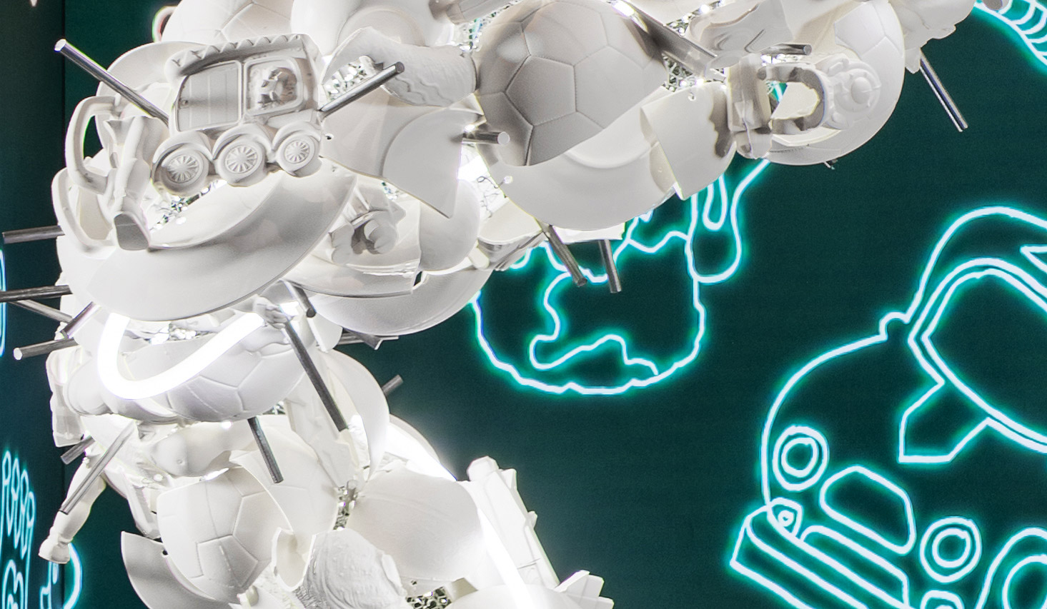 Art’otel London Hoxton Unveils Its MAS-X.3 Christmas Tree By Shane Keeling